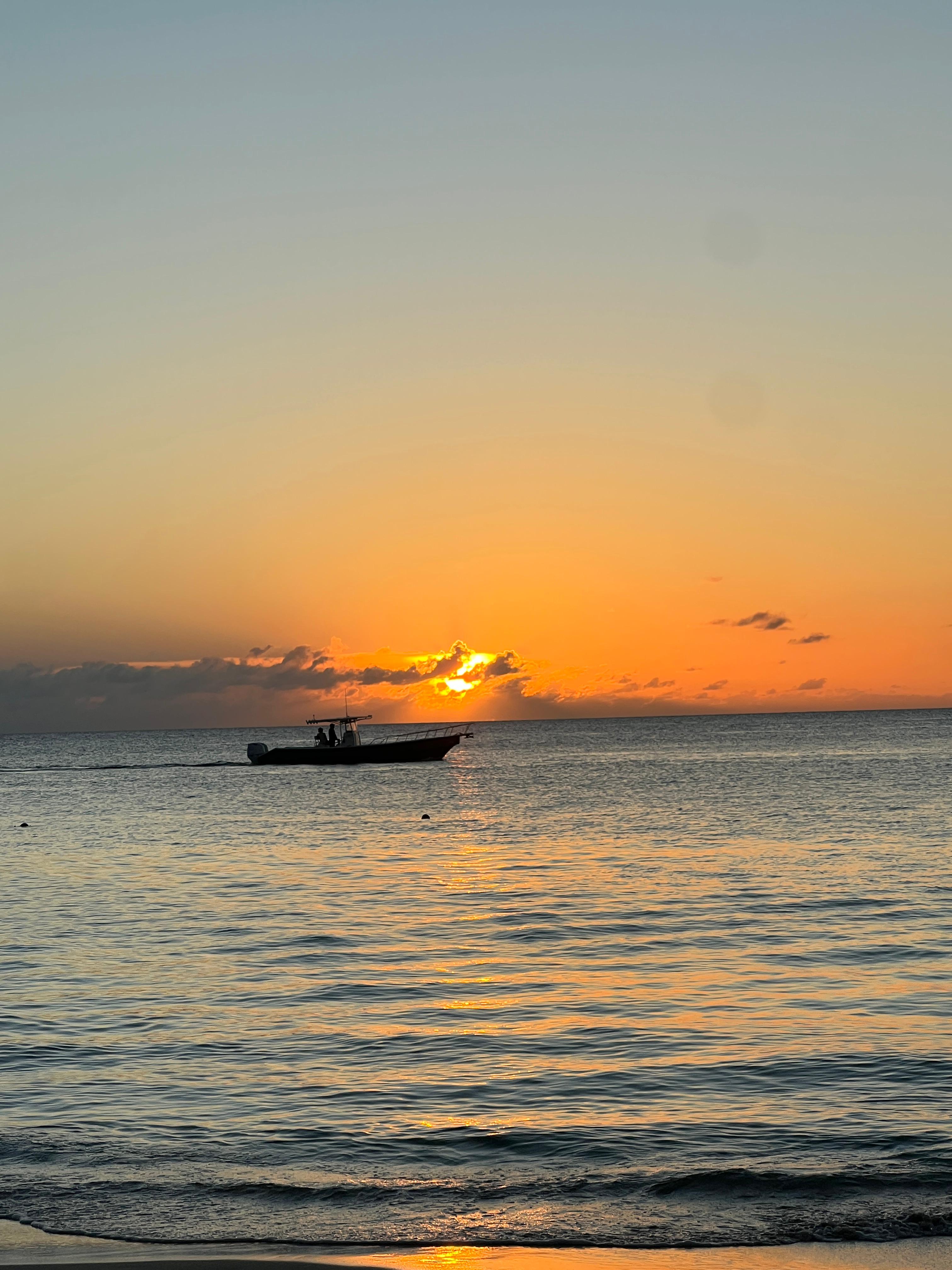 November 13, 2025 – Welcome to Roatan Weather